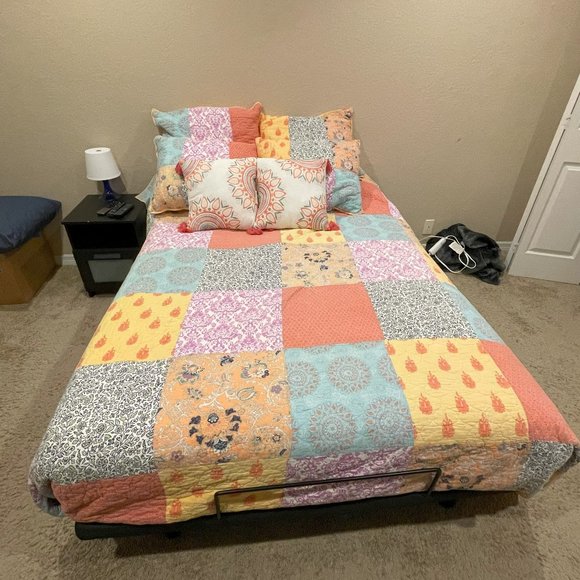 Jessica Simpson | Other | Jessica Simpson Sonya Patchwork Quilt Full ...